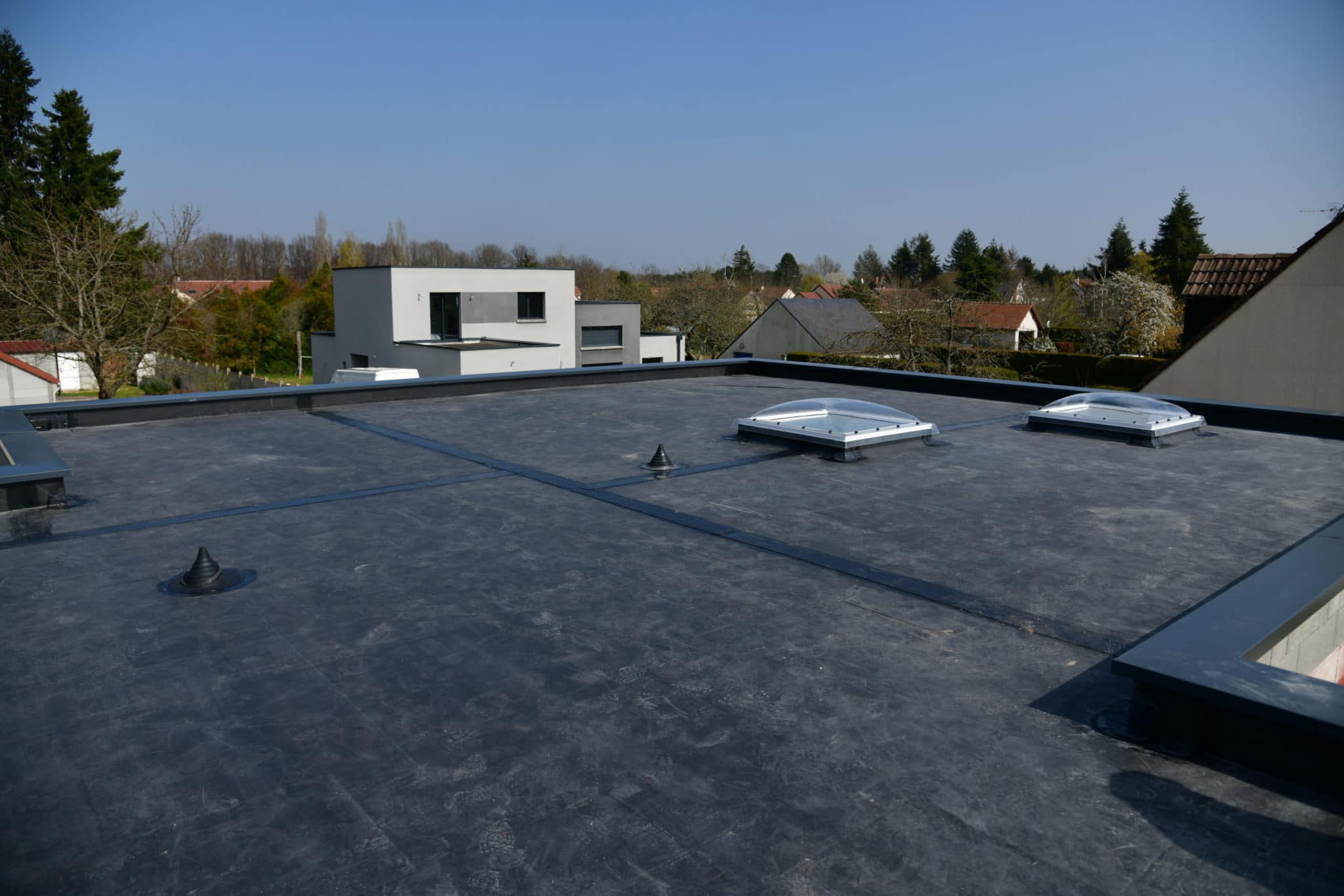 Rubber Roof vs. Metal Roof: Which One Is Right In Youngstown, OH ...
