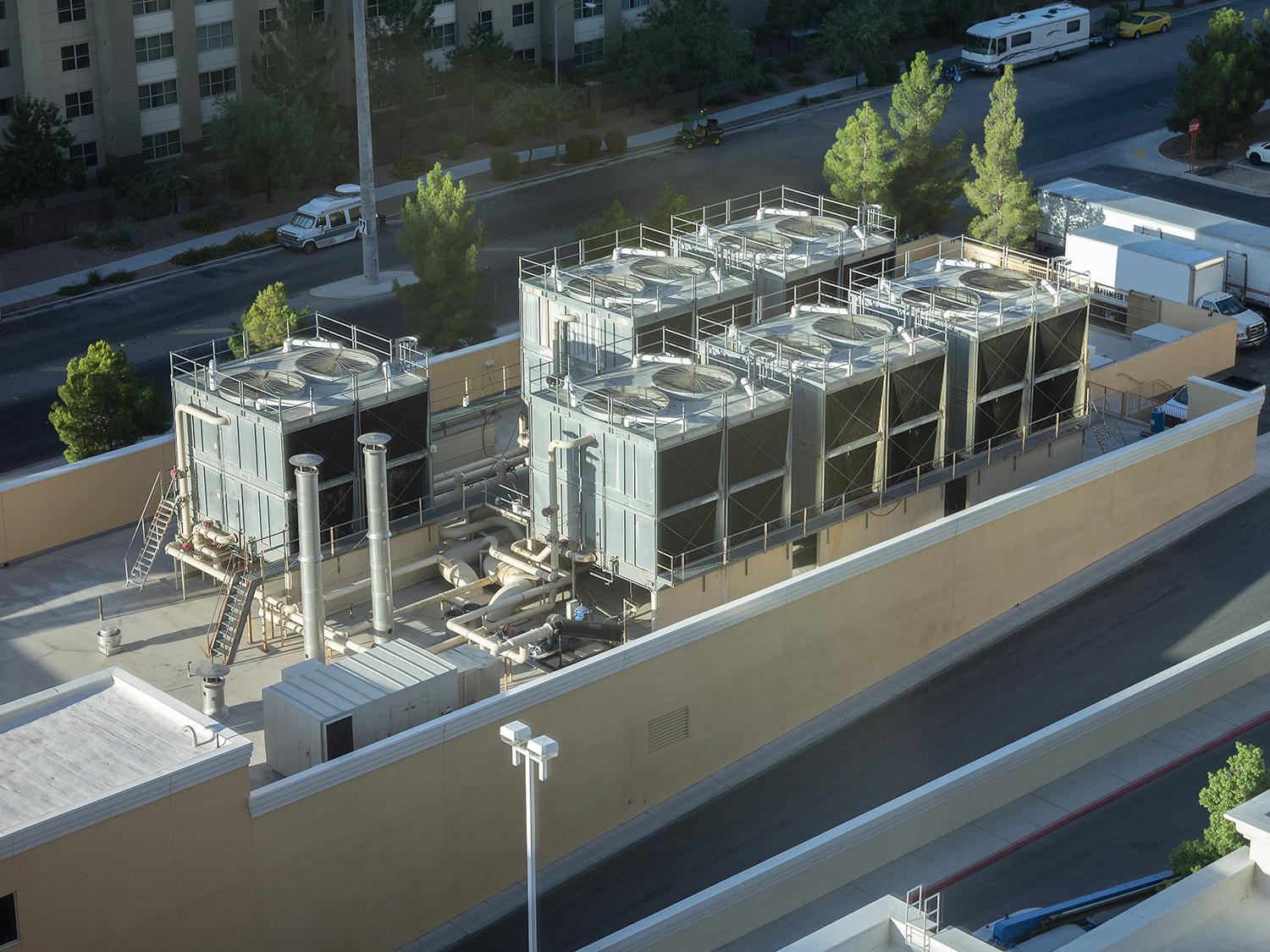 The Delicate Balance Between Commercial Roofing and HVAC Units
